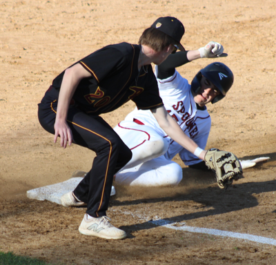 Barron outlasts Rails in close game | APG State News | gazettextra.com