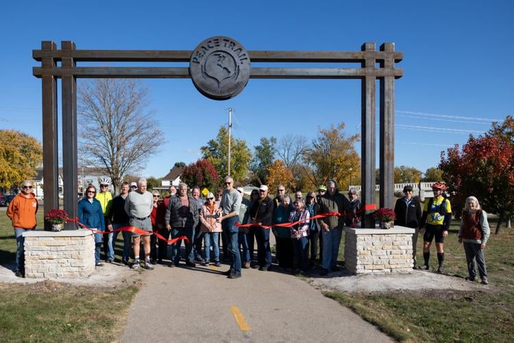 New arch celebrates Peace Trail near-link from Beloit to Janesville ...