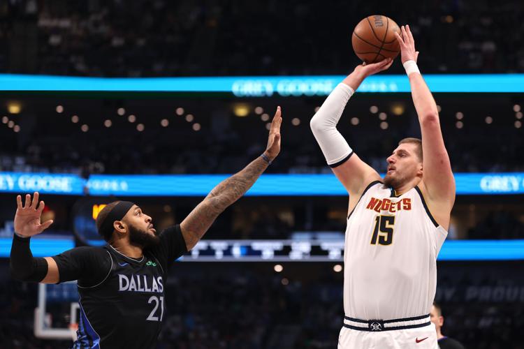 Flagg scores 33 points, Davis adds 31 as Mavericks beat Nuggets 131-130 ...