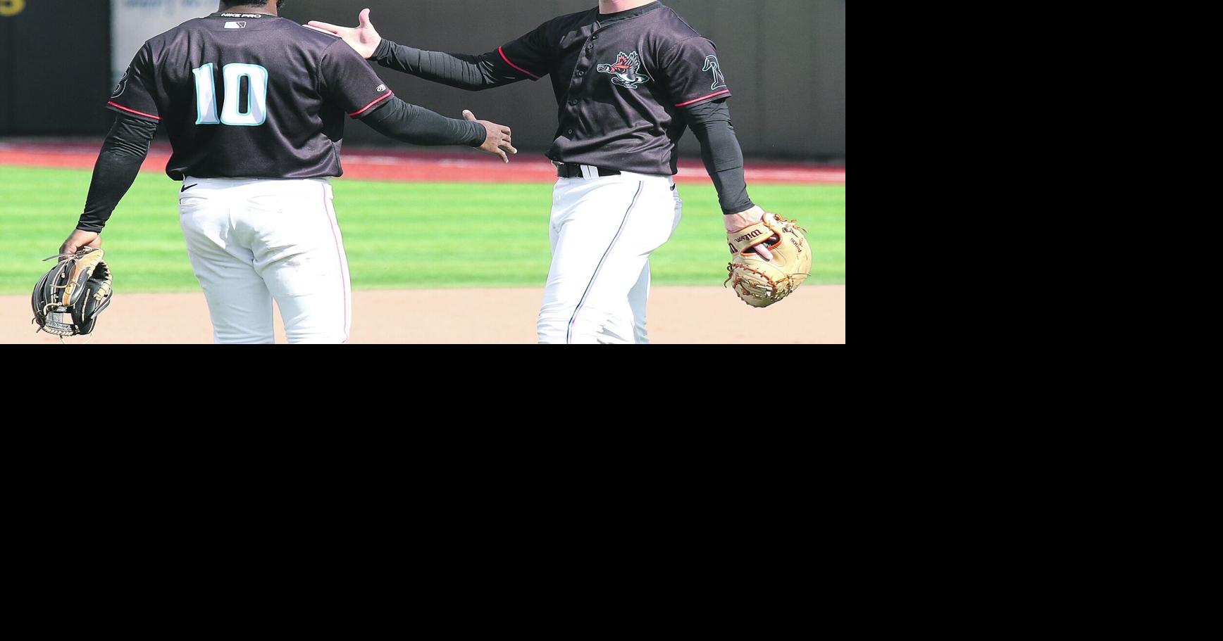 Midwest League: Sky Carp preps for tonight's playoff game at ABC Supply ...