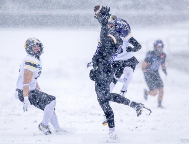 NCAA Division III playoff: DePauw shuts down Warhawk rushing attack in ...
