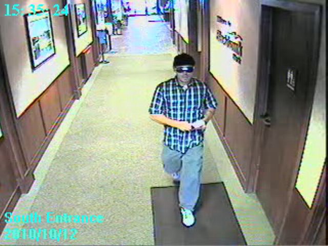 Beloit bank robbery suspect at large | Archives | gazettextra.com