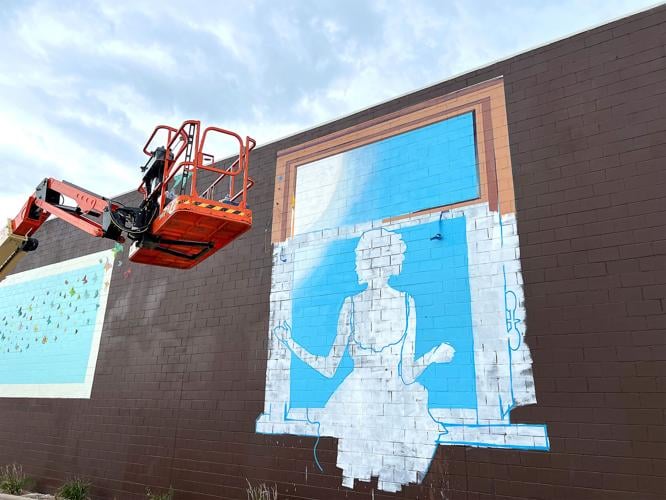 'Beauty and simplicity.' Art Infusion muralists choose birds ...