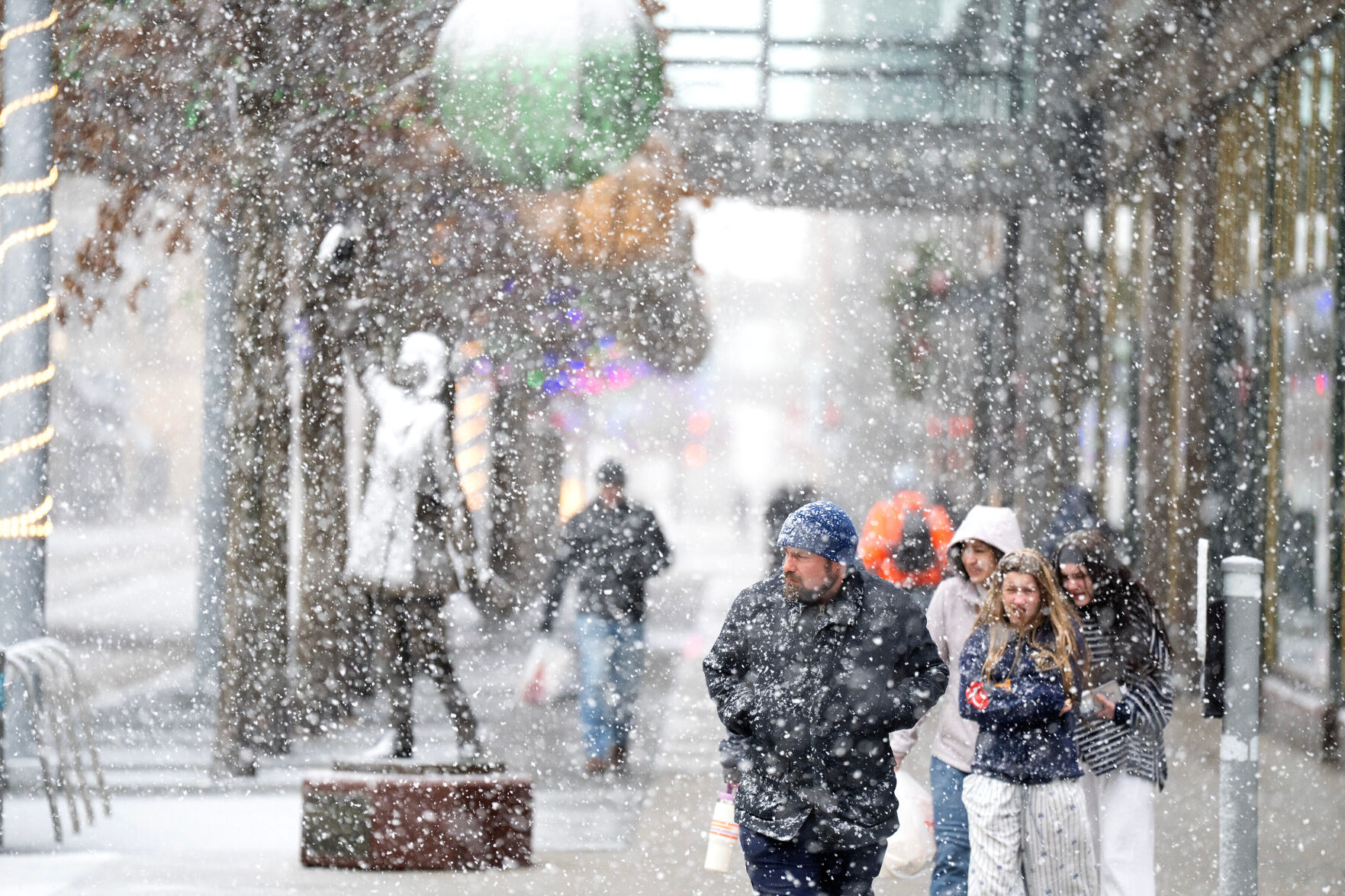 Winter storm sweeps across US with snow, ice and severe weather ...