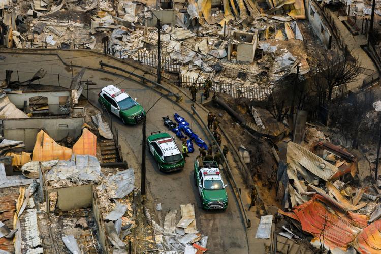 Photos show wildfires burning in Chile | Nation/World | gazettextra.com