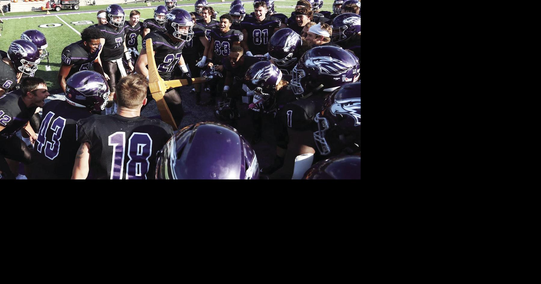 WIAC football: UW-Whitewater keeps the steamroller running with 65-21 ...