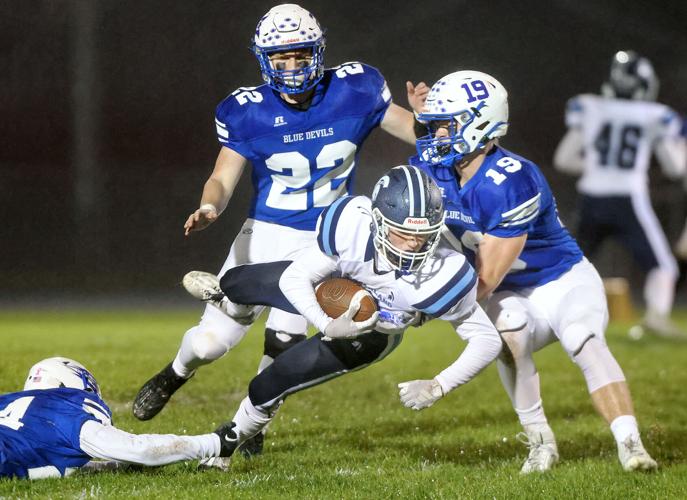 Romp in the rain: Wyatt Klitzman, Wyatt Nelson carry Evansville to 40-7 ...