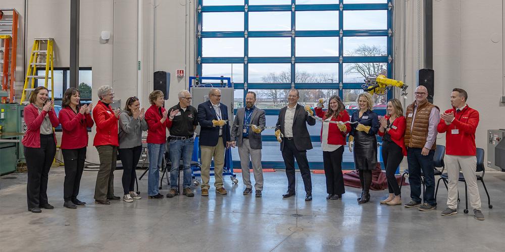 Blackhawk Tech opens new manufacturing education building | Local News ...