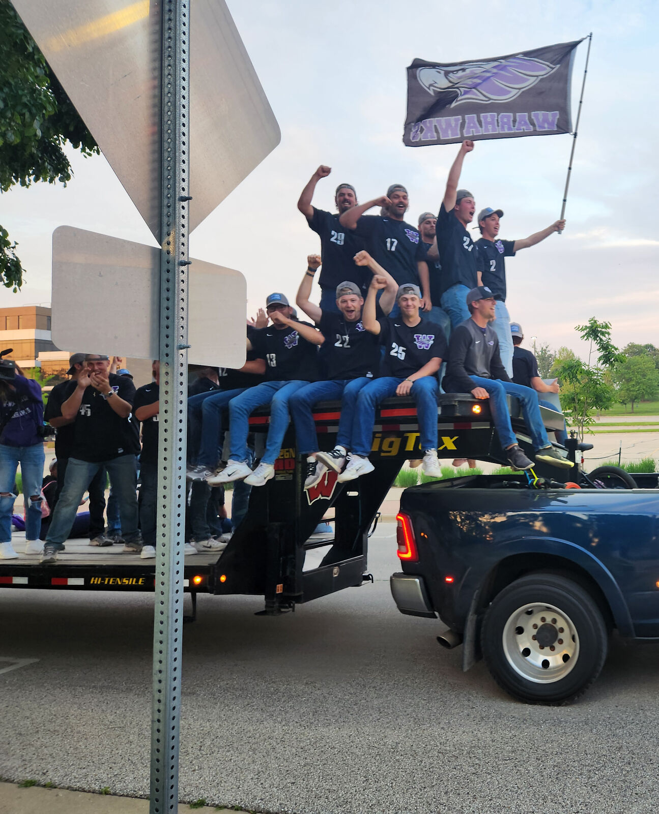 Champions return: UW-Whitewater baseball team, fans celebrate Division ...
