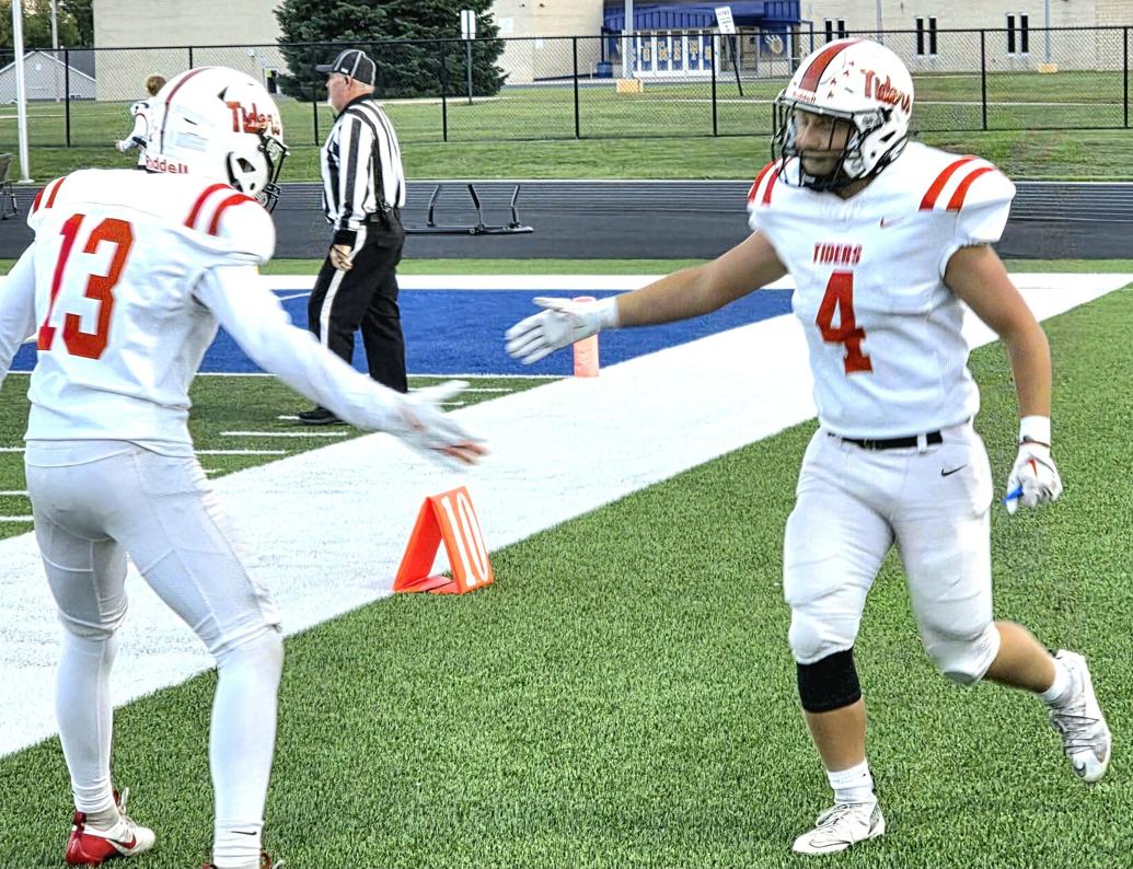 High School Football: Delavan-Darien overcomes injuries, Edgerton in ...