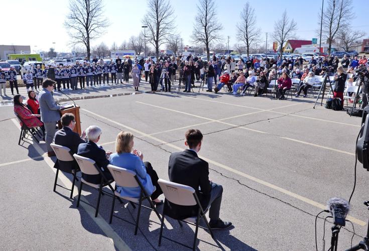 Ceremonial swings taken outside Sears as demolition set to begin ...