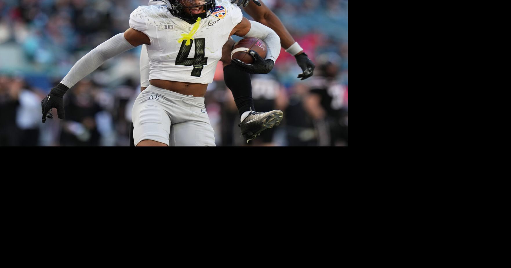 Defense carries the day for Oregon, as Ducks move into CFP semifinals ...