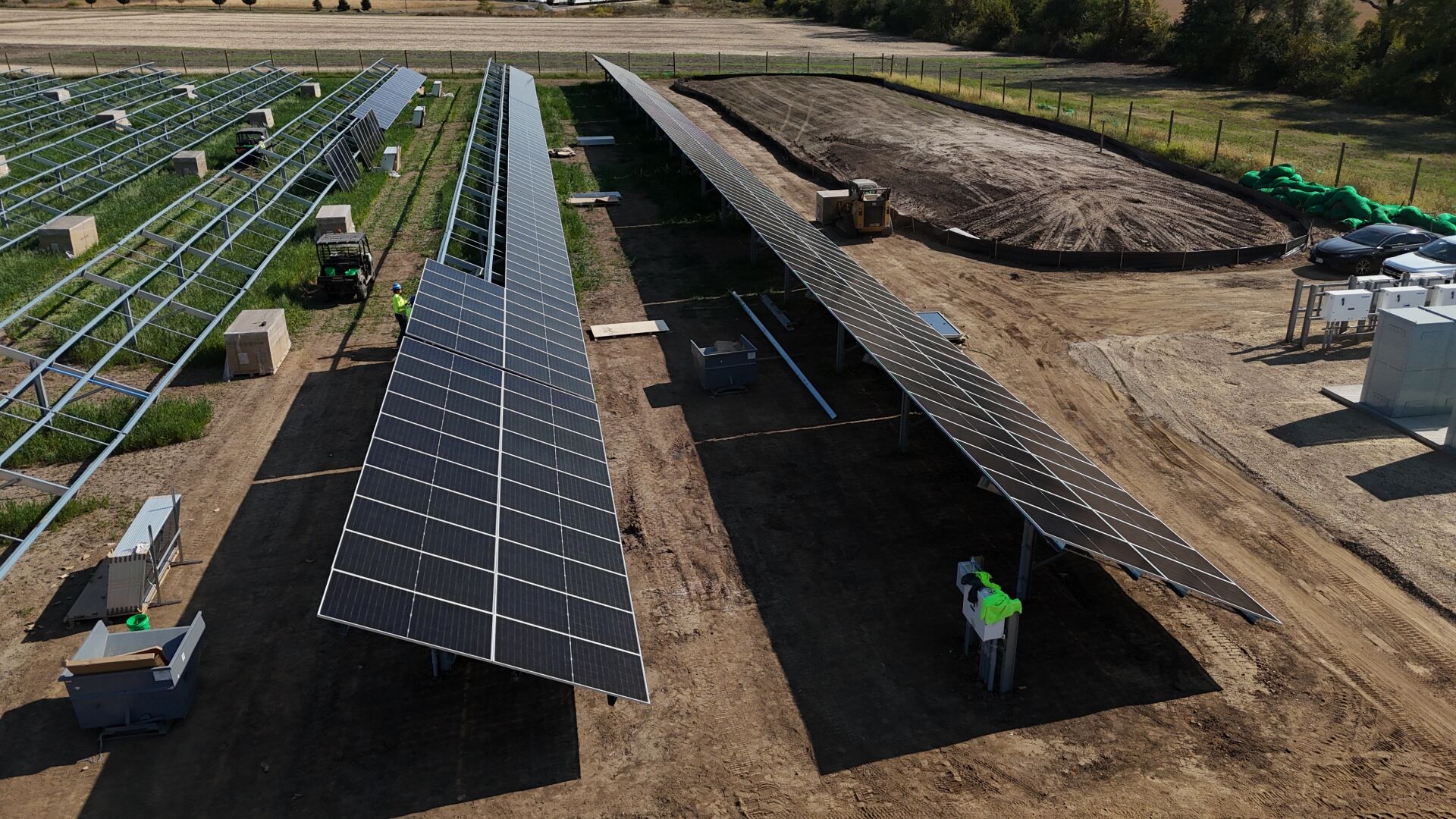 How does your solar garden grow? Alliant Energy hosts open house for ...
