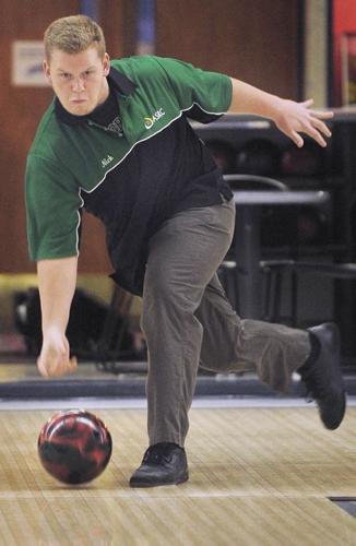Junior bowler Garey nets 300 game, 800 series | Archives | gazettextra.com