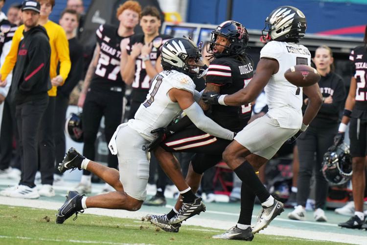 Strong ground games propel No. 1 Indiana and No. 5 Oregon to CFP ...