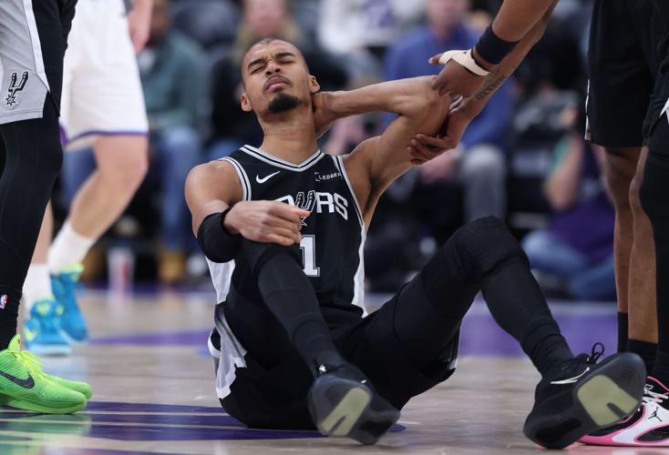 Fox scores 31 points, Wembanyama has 26 points and 13 rebounds to help ...