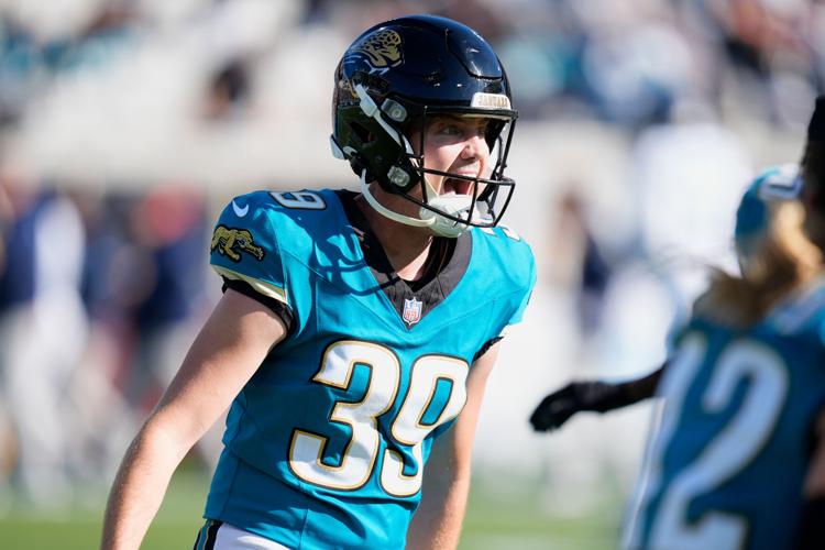 Streaking Jaguars clinch AFC South title with a 41-7 drubbing of Titans ...