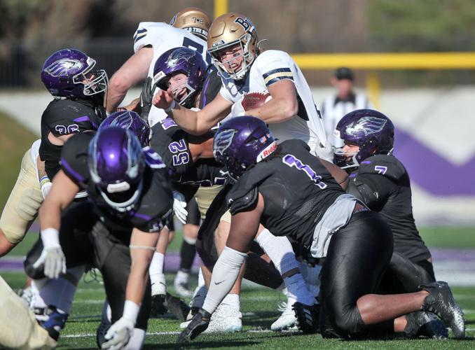 Ogden guides UW-Whitewater to 42-14 NCAA Division III playoff win over ...