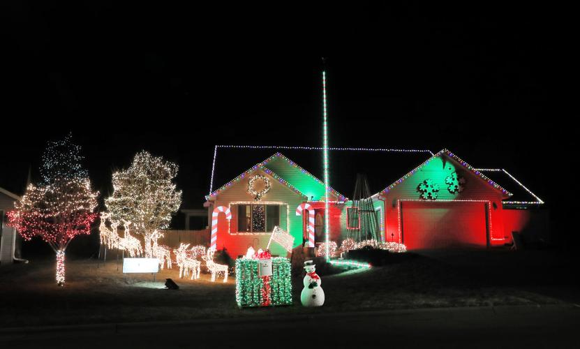 Striegel family Christmas lights display raises $5,000 for Humane ...