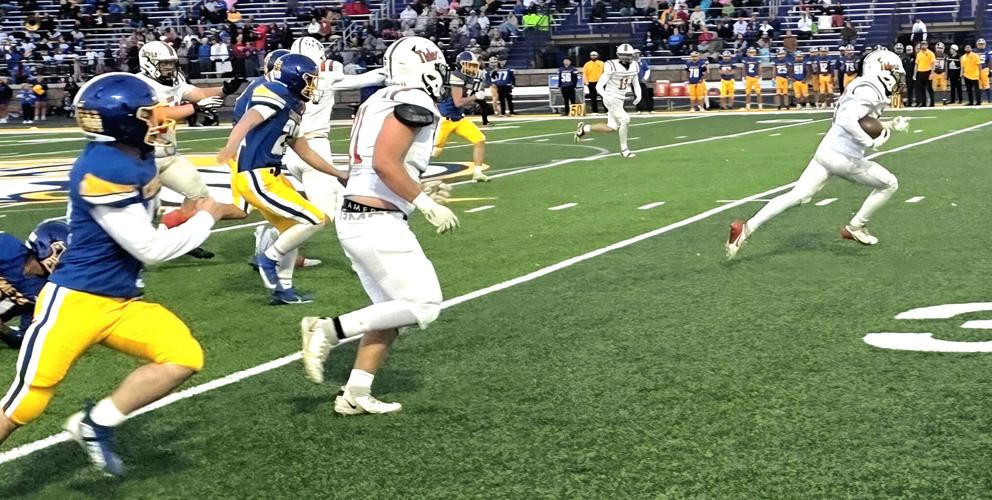 High School Football: Delavan-Darien overcomes injuries, Edgerton in ...