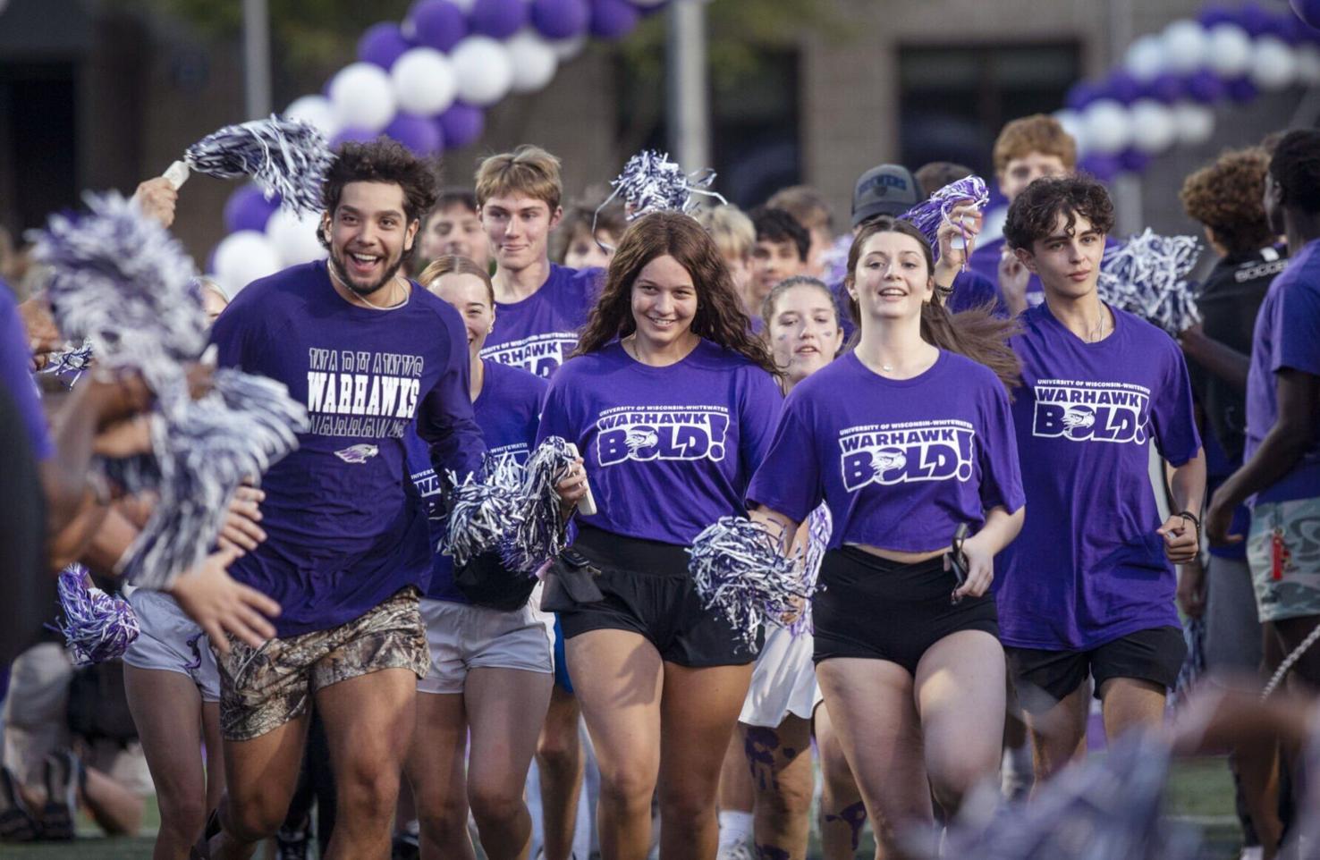Big welcome: Largest freshman class in a decade begins fall term at UW ...