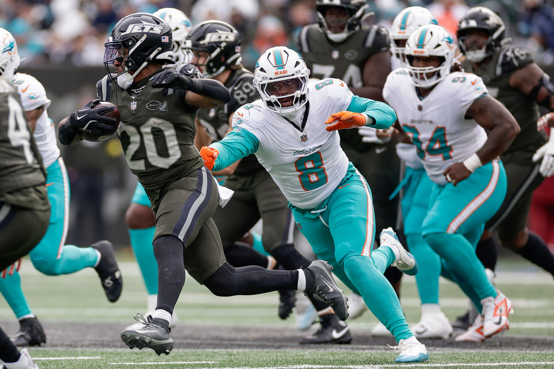 Buffalo Bills seek to muscle up pass rush by signing 10-year-veteran ...