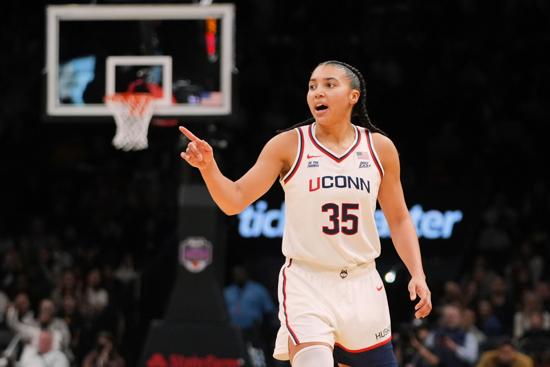 UConn stays No. 1 in women's AP Top 25 poll after rout, Texas, South ...