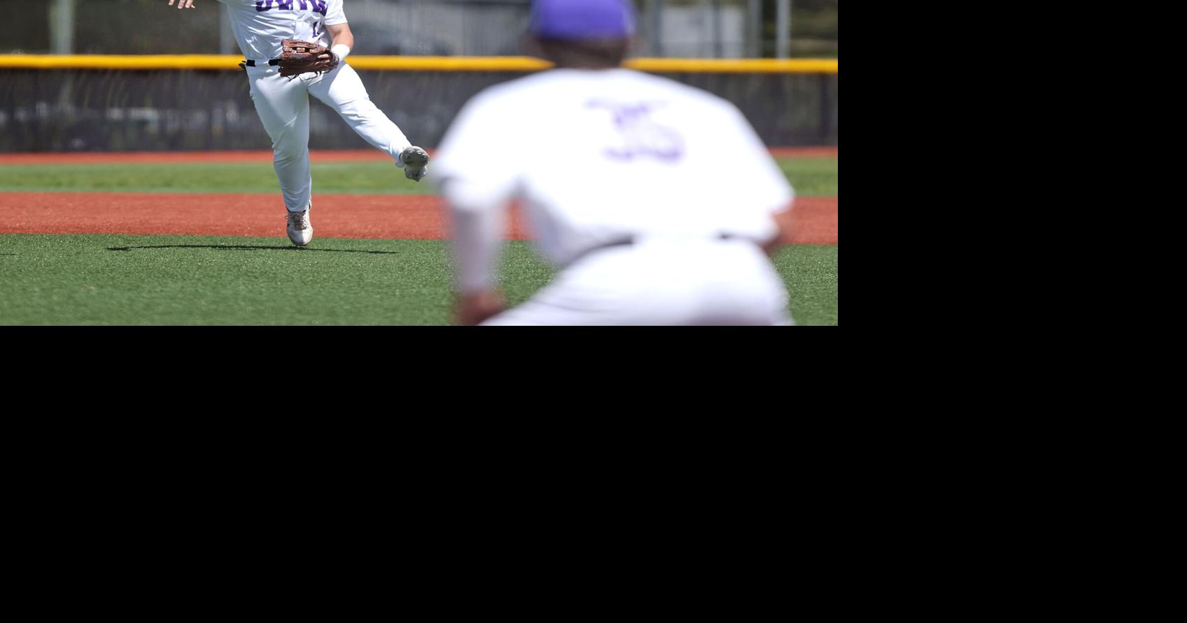 UW-Whitewater baseball: Warhawks come through when they need it to win ...