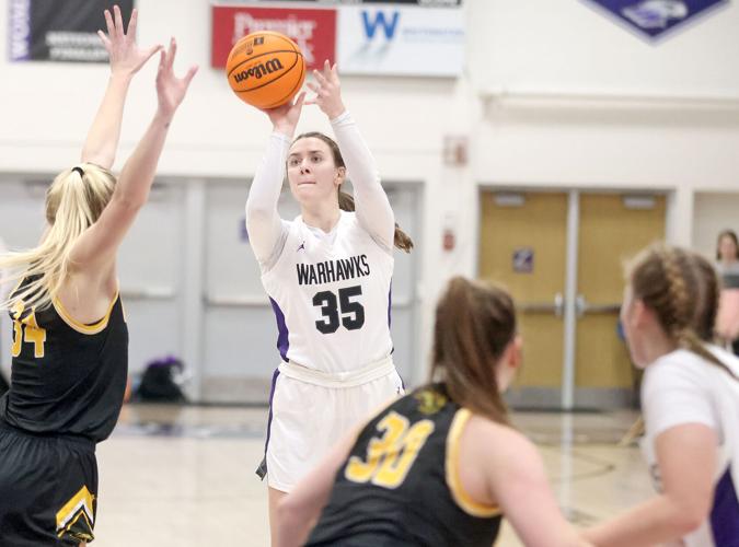 WIAC women's basketball: Carollo records double-double to lead ...