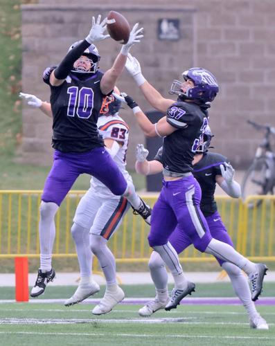 'Battle-tested' UW-Whitewater advances in D-III football playoffs after ...