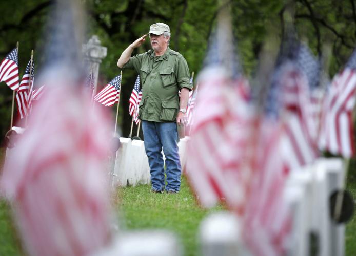 Spirit of Memorial Day shines through face masks, social distancing ...