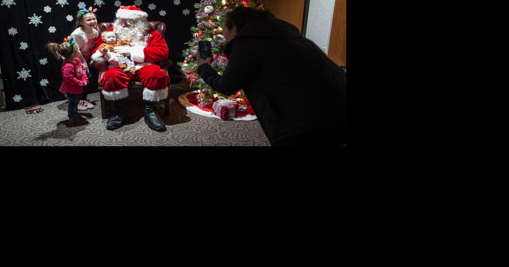 Santa visits the library | Local News | gillettenewsrecord.com