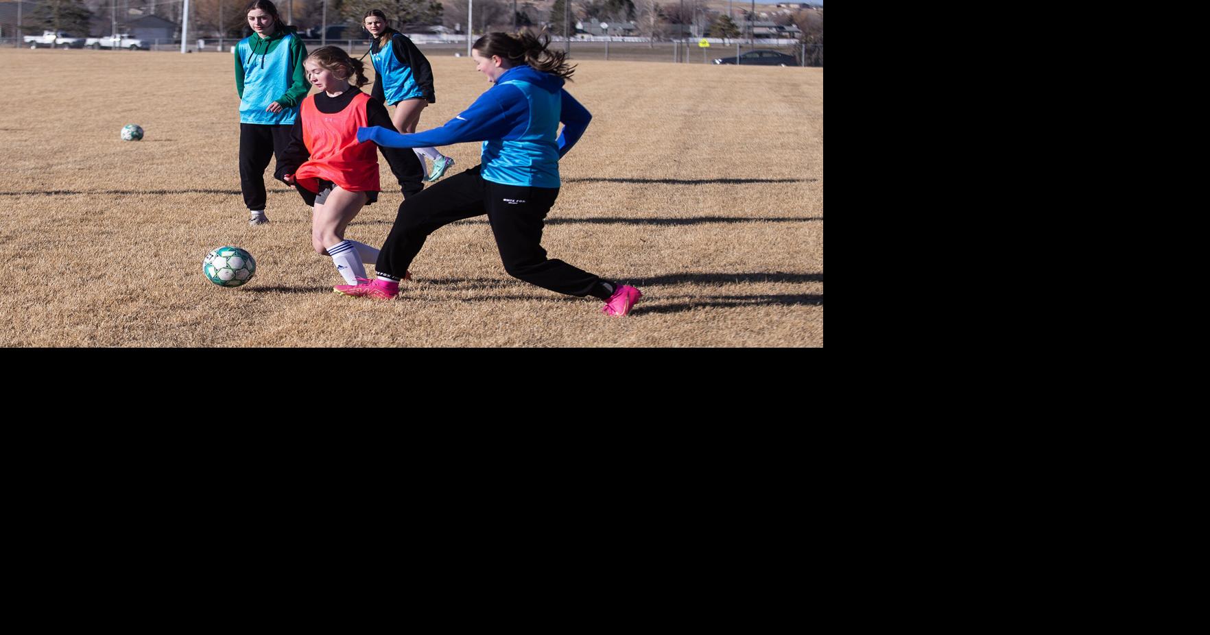 Bolts girls soccer team puts up 10 goals against Rawlins in shutout win ...