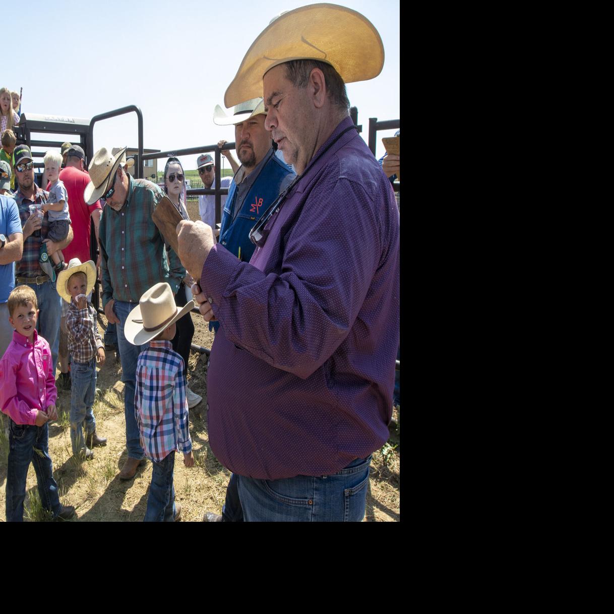 Body cam shows Casper homeowner raising gun at officers responding to ...