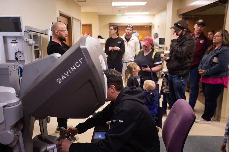 Surgery robot opens doors for Gillette, OB-GYN providers | Local News ...