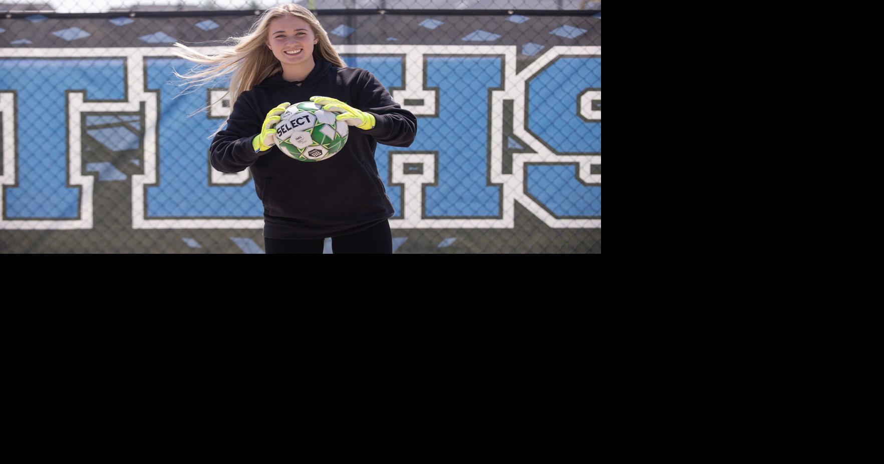 Bolts' girls soccer goalie commits to UND soccer | Local ...