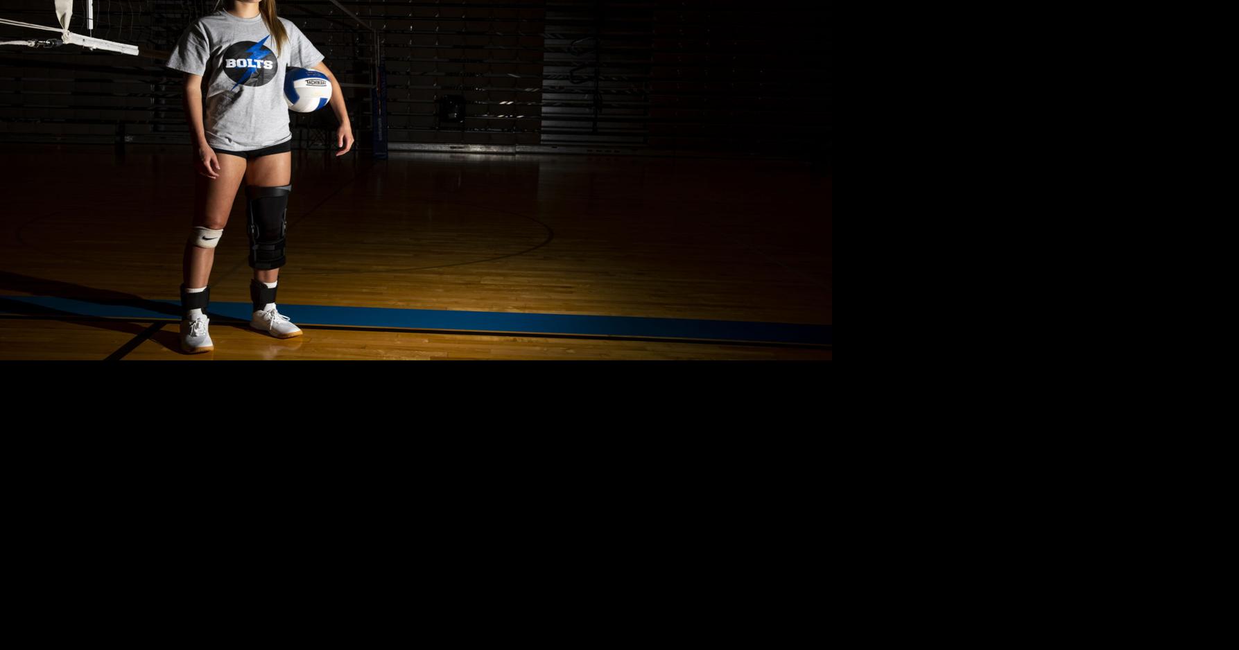 Just an obstACLe: Elsa Clark tries to play through a torn ACL for her ...