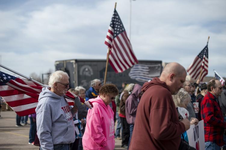 Making an entrance: Locals rally around Freedom Convoy | Local News ...
