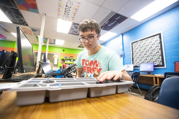 Sage Valley Junior High robotics program fosters independent learning ...