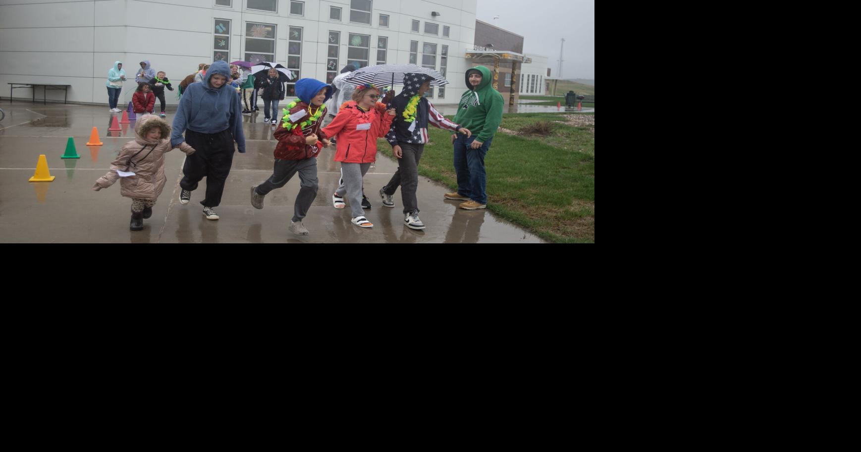 Prairie Wind students best rain to raise money for cancer | Local News ...