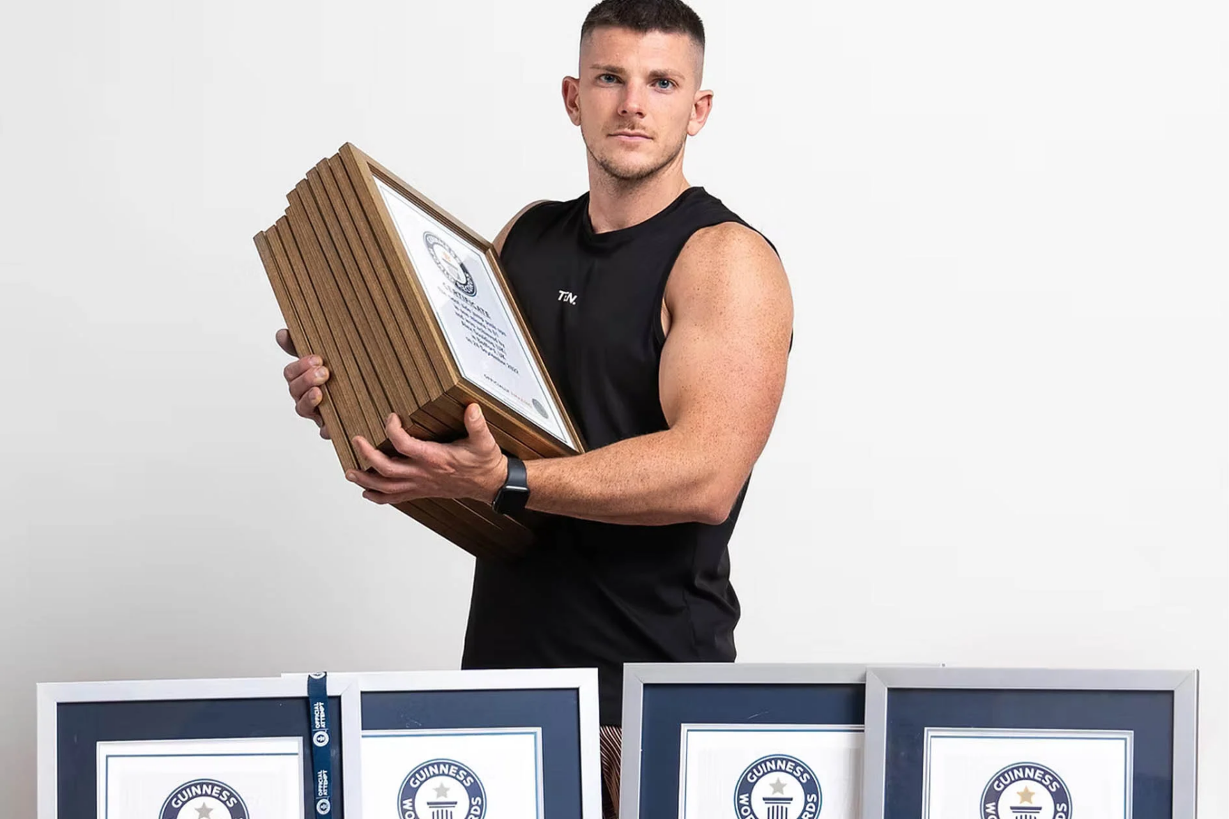 Six-time world record holder smashes 7th with super high push-ups ...
