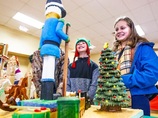 Community Hospital puts gingerbread houses on display | Western ...