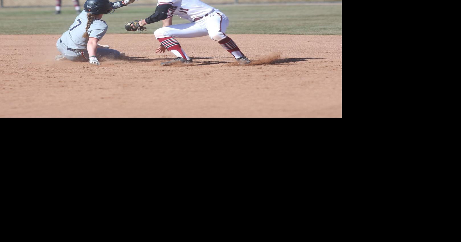 CMU Roundup: Softball sweeps Mines, Reed Thyne scores 600th point in ...