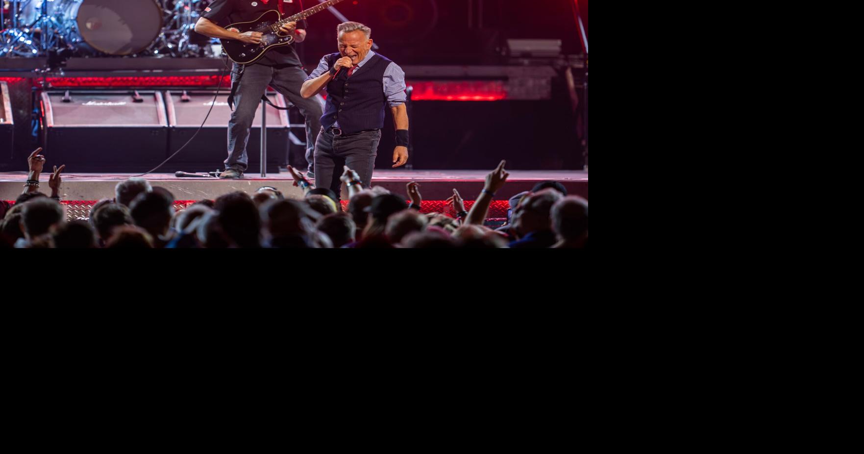 Bruce Springsteen and the E Street Band in Concert - Philadelphia | U.S ...