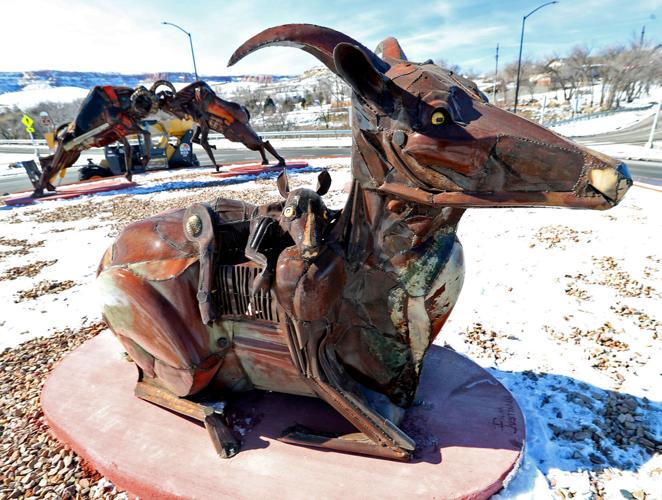 Show steeling: New Redlands roundabout artwork installed | Western ...