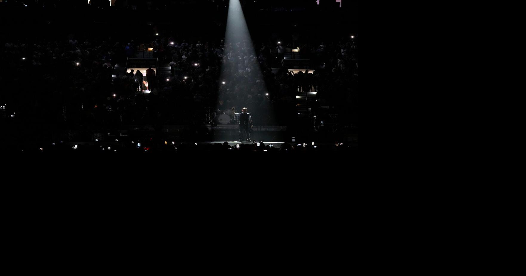 Bruce Springsteen and the E Street Band in Concert - Philadelphia | U.S ...