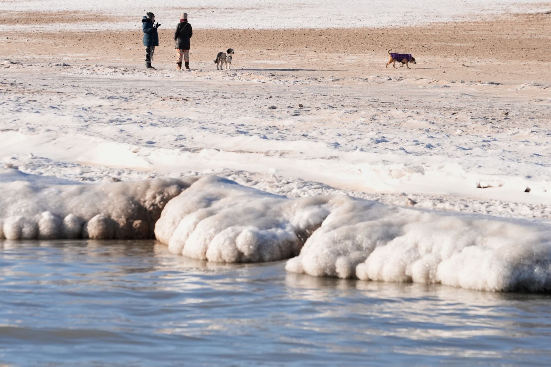Meteorologists blame a stretched polar vortex, moisture, lack of sea ...