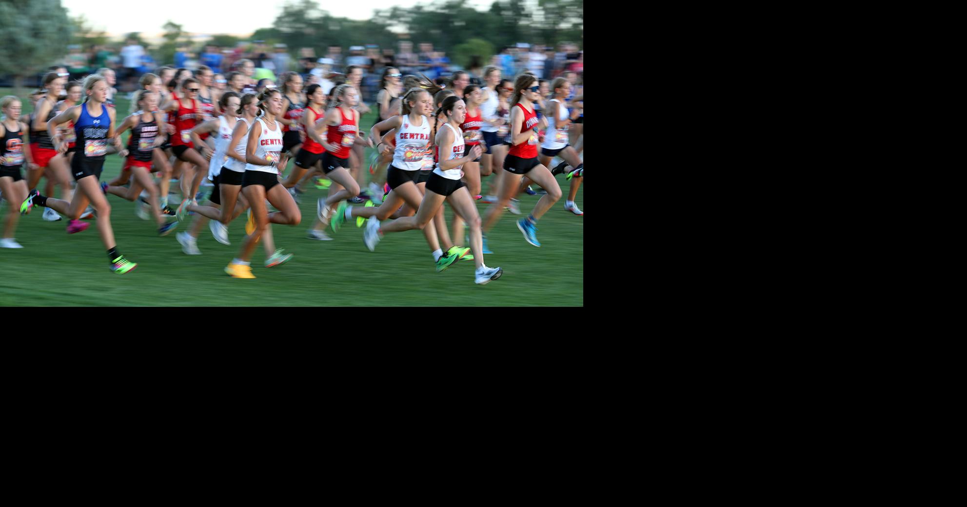 State's top cross country teams race around Lincoln Park Golf Course at ...