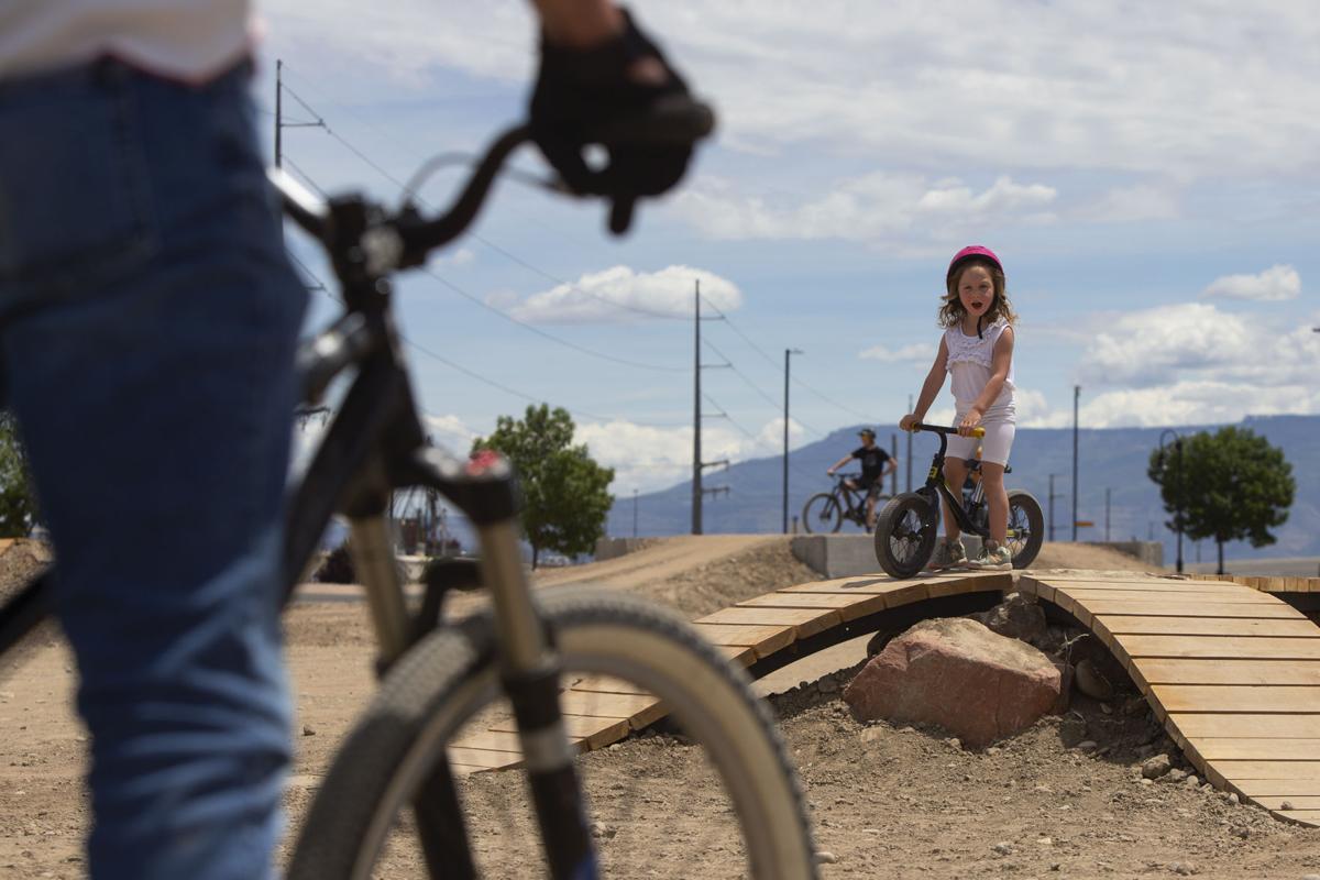 Dos Rios project pits virus woes against future development | Western ...