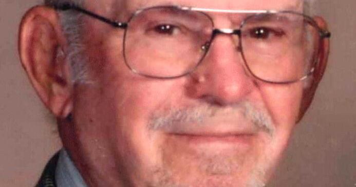 Robert J. Hackbarth Passes Away at 86 | Oconomowoc Obituaries | gmtoday.com